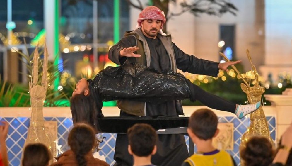 Celebrate Eid with renowned Mentalist Moein Al Bastaki - Review Central ...