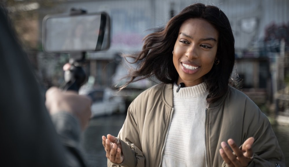 Shure unveils new direct-to-phone wireless lavalier microphone - Review ...