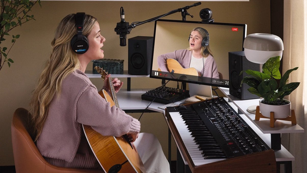 Sony launches new reference closed monitor headphones - Review Central ...