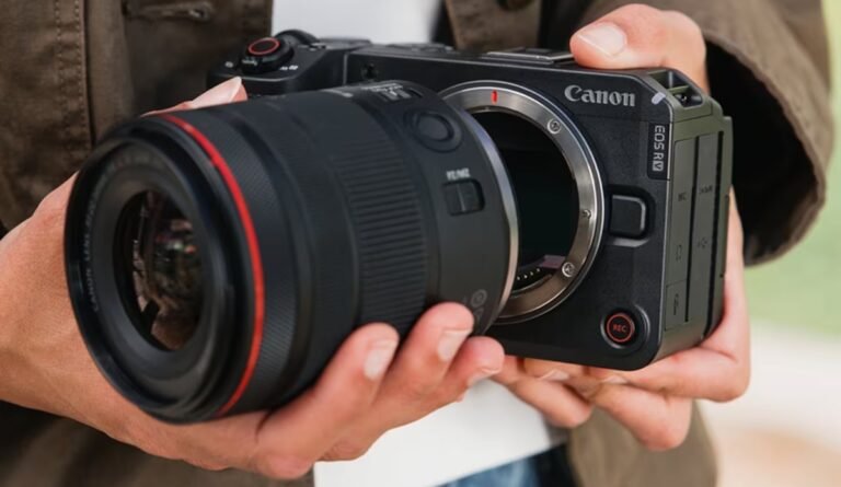 Canon unveils new mirrorless camera and zoom lens - Review Central ...